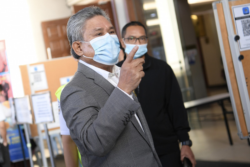 Ex-Mara Inc chairman's graft case: Over 485 exhibits served to defence ...